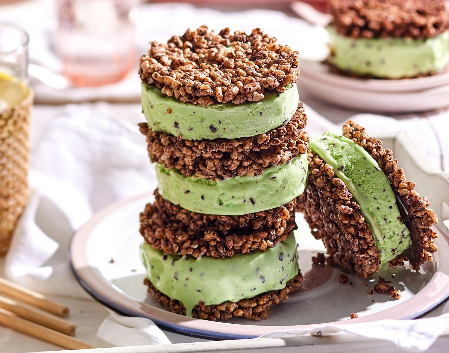 Frozen desserts that start with a tub of ice cream | myfoodbook