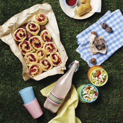 Picnic Sausage Rolls Recipe | myfoodbook