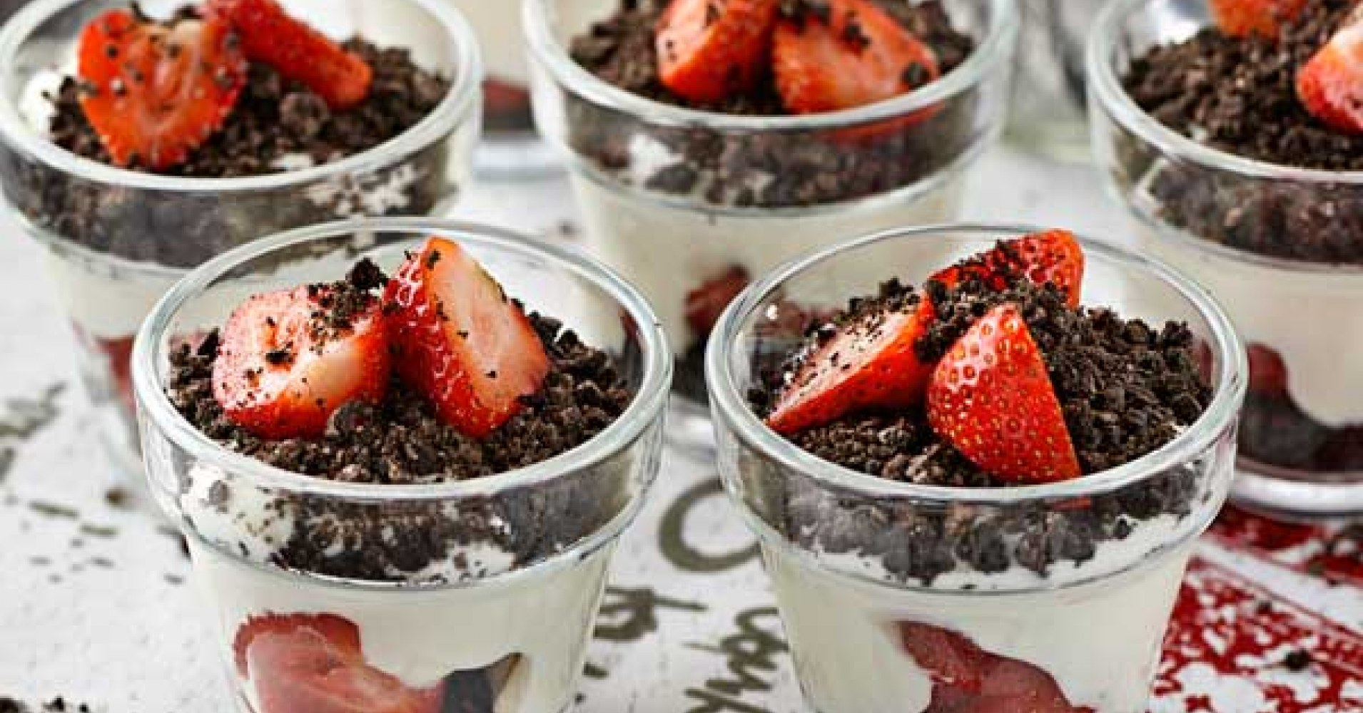 Layered Oreo Dessert Recipe | myfoodbook