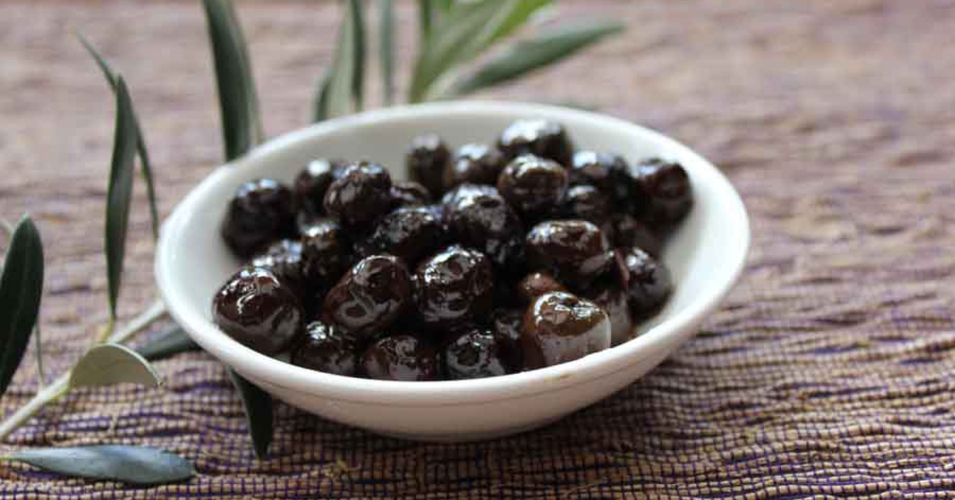 Baked olives with garden herbs Recipe | myfoodbook