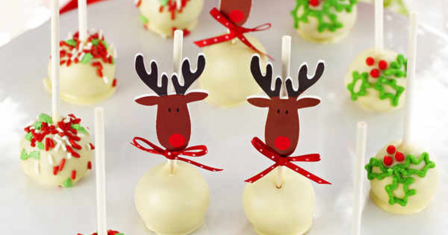 White Chocolate Christmas Pops Recipe | myfoodbook | Make a cookbook ...