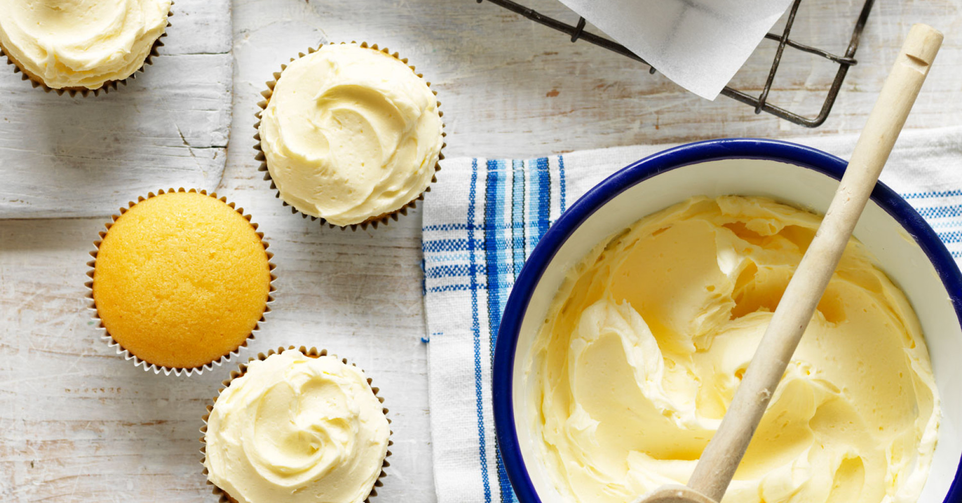 Basic Buttercream Icing Recipe | myfoodbook