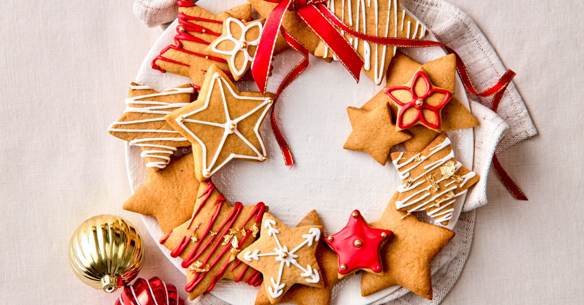 Gingerbread Star Wreath Recipe | myfoodbook